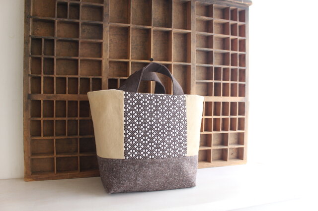 こぎん刺し×リネンバッグ【起毛 茶】 | iichi 日々の暮らしを心地よくするハンドメイドやアンティークのマーケットプレイス