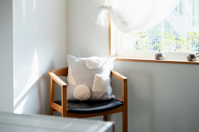 Organic cotton Fur クッションカバー【B】45㎝×45㎝ | iichi 日々の暮らしを心地よくするハンドメイドやアンティークのマーケットプレイス