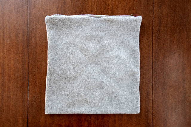 Organic cotton Fur クッションカバー【B】45㎝×45㎝ | iichi 日々の暮らしを心地よくするハンドメイドやアンティークのマーケットプレイス