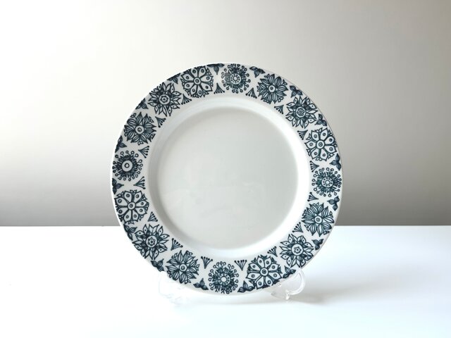 【ARABIA】Kekri （17cm ケーキプレート）A・アラビア・ライヤウオシッキネン カーリナアホ | iichi 日々の暮らしを心地よくするハンドメイドやアンティークのマーケットプレイス