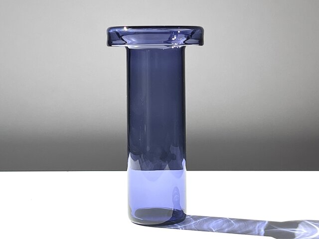 【Riihimaen Lasi】Nanny Still Ametisti フラワーベース・リーヒマエンラシ ナニースティル | iichi 日々の暮らしを心地よくするハンドメイドやアンティーク ...