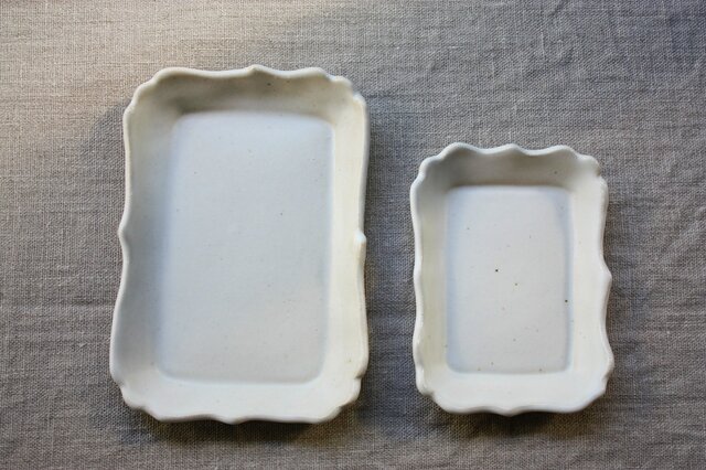 nami長しかく小皿（白） | iichi 日々の暮らしを心地よくするハンドメイドやアンティークのマーケットプレイス