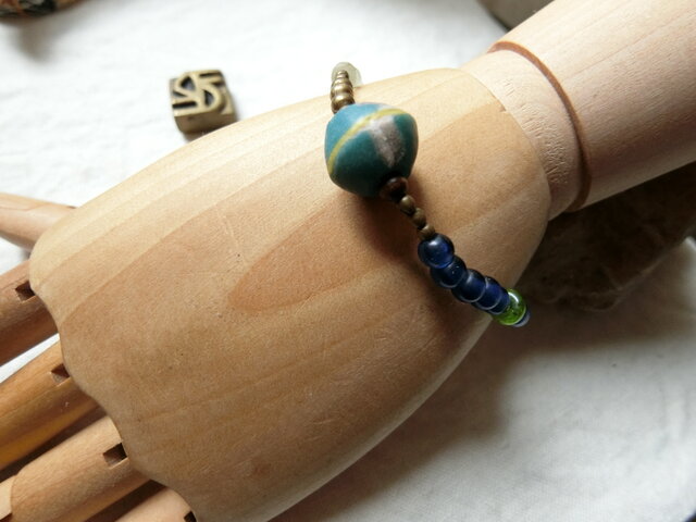 happy ×2price＊RIN＋NEブレス@アフリカの再生玉＋ナガ族渡りのビーズ＋ジャワのビーズなどいろいろ | iichi 日々の暮らしを心地よくするハンドメイドやアンティークの ...