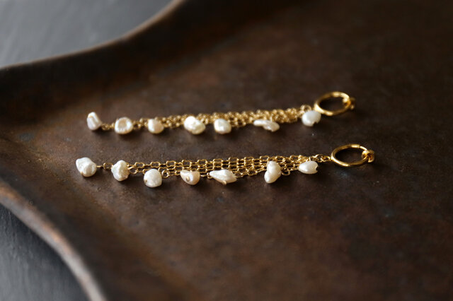 淡水パールのフォールイヤリング (#1079) | iichi 日々の暮らしを心地よくするハンドメイドやアンティークのマーケットプレイス