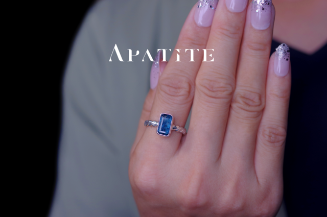 New Arrival☆新作☆『ネオンブルーアパタイト』☆天然石リングsilver925 | iichi 日々の暮らしを心地よくするハンドメイドやアンティークのマーケットプレイス