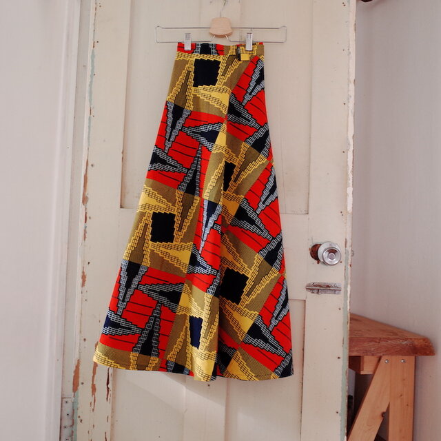 キテンゲ 半円形の巻きスカート vivid mosaic | iichi 日々の暮らしを心地よくするハンドメイドやアンティークのマーケットプレイス