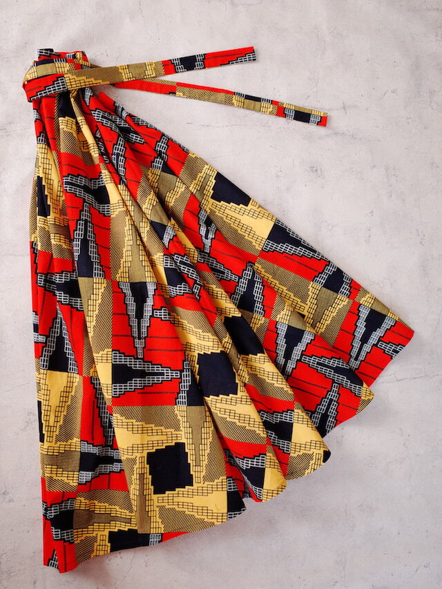 キテンゲ 半円形の巻きスカート vivid mosaic | iichi 日々の暮らしを心地よくするハンドメイドやアンティークのマーケットプレイス