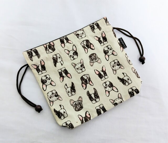 可愛いブルちゃんの巾着袋 | iichi 日々の暮らしを心地よくするハンドメイドやアンティークのマーケットプレイス