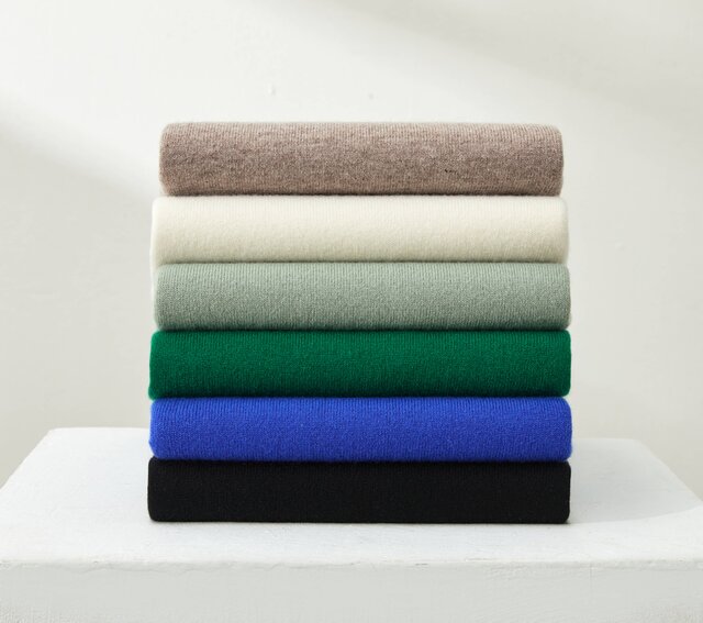 素肌に触れるから 上質がいい。ウール 100％ニット 下着ニット シームレース製法 ハイネック グリーン 221004-5 | iichi ...