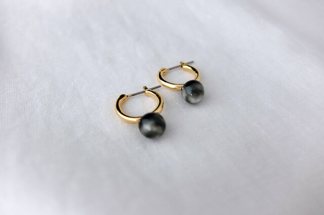 ピアス hoop bleu | iichi 日々の暮らしを心地よくするハンドメイドやアンティークのマーケットプレイス