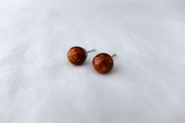 ピアス arma small | iichi 日々の暮らしを心地よくするハンドメイドやアンティークのマーケットプレイス