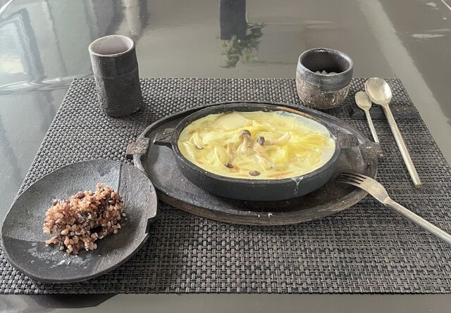 黒釉&黒泥彩 「襞」 蓋付小鉢(汲み出し) No.4、(No.5 sold) | iichi 日々の暮らしを心地よくするハンドメイドやアンティークのマーケットプレイス