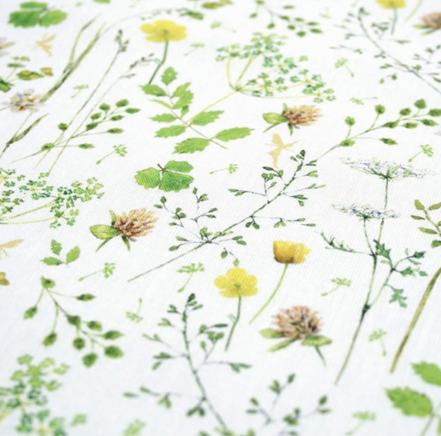 acufactum 妖精の草原 プリント生地【20cm切り売り】 シロツメクサ ポピー | iichi 日々の暮らしを心地よくするハンドメイドやアンティークのマーケットプレイス