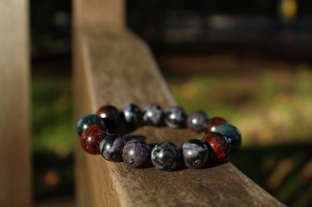 ヌーマイトAAA ミスティックマーリナイト 魔術師の為のブレスレット 大玉 | iichi 日々の暮らしを心地よくするハンドメイドやアンティークのマーケットプレイス