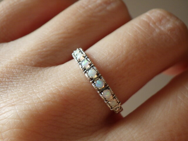 オパールのSV古美リング | iichi 日々の暮らしを心地よくするハンドメイドやアンティークのマーケットプレイス