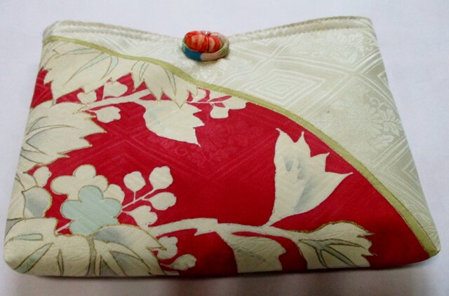 7411 着物で作ったポーチ ＃送料無料 | iichi 日々の暮らしを心地よくするハンドメイドやアンティークのマーケットプレイス