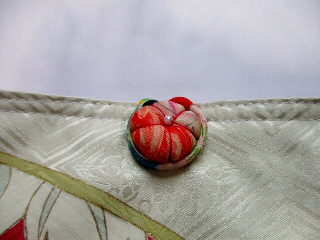 7411 着物で作ったポーチ ＃送料無料 | iichi 日々の暮らしを心地よくするハンドメイドやアンティークのマーケットプレイス