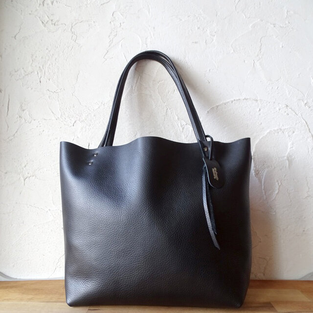 【期間限定】ふんわり ソフトシュリンク 肩がけ 兼用 革 ハンドメイド835 | iichi 日々の暮らしを心地よくするハンドメイドやアンティークのマーケットプレイス