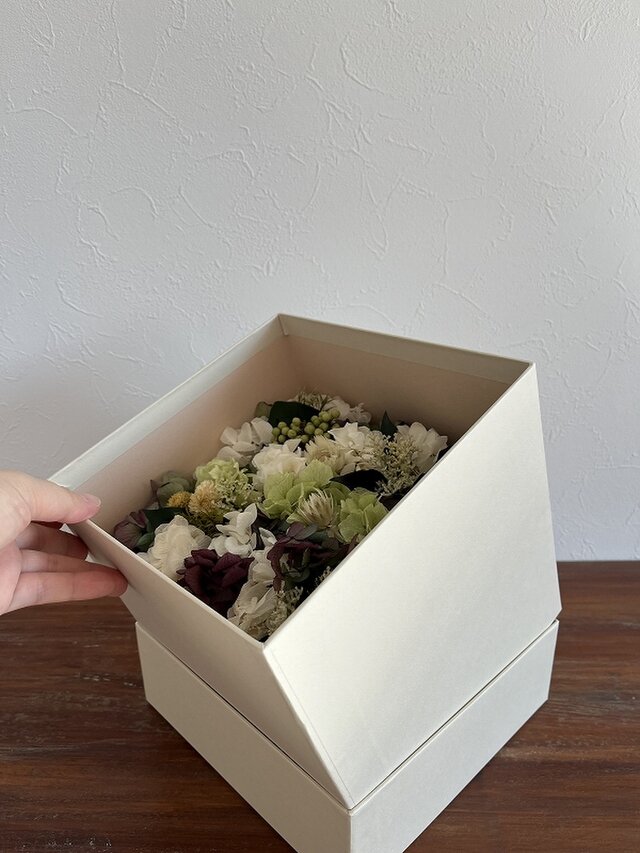 Grass flowers / グラスフラワーズ box arrangement Мサイズ | iichi 日々の暮らしを心地よくするハンドメイドやアンティークのマーケットプレイス