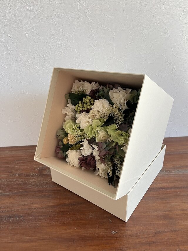 Grass flowers / グラスフラワーズ box arrangement Мサイズ | iichi 日々の暮らしを心地よくするハンドメイドやアンティークのマーケットプレイス
