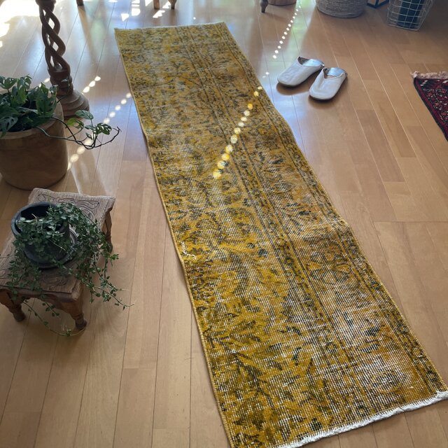 トルコヴィンテージラグ 50.5×180 ロングランナーラグ ひまわりイエロー | iichi 日々の暮らしを心地よくするハンドメイドやアンティークのマーケットプレイス