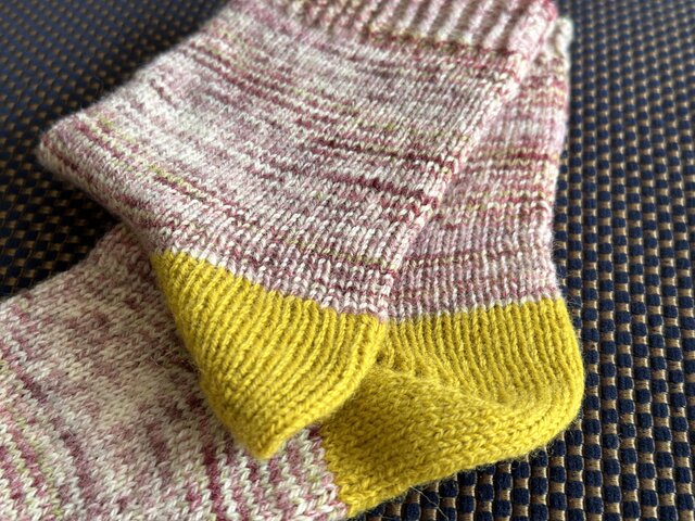 teamiソックス 23.5〜24.0 | iichi 日々の暮らしを心地よくするハンドメイドやアンティークのマーケットプレイス