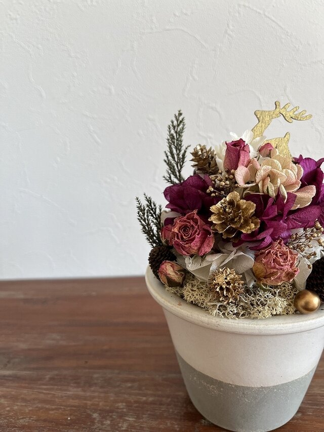 2023 Christmas 「Rose / ローズ」 ポットアレンジ mini | iichi 日々の暮らしを心地よくするハンドメイドやアンティークのマーケットプレイス