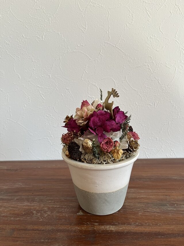 2023 Christmas 「Rose / ローズ」 ポットアレンジ mini | iichi 日々の暮らしを心地よくするハンドメイドやアンティークのマーケットプレイス