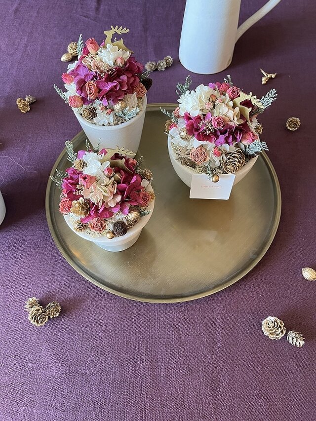 2023 Christmas 「Rose / ローズ」 ポットアレンジ mini | iichi 日々の暮らしを心地よくするハンドメイドやアンティークのマーケットプレイス