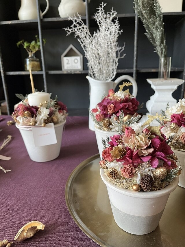 2023 Christmas 「Rose / ローズ」 ポットアレンジ mini | iichi 日々の暮らしを心地よくするハンドメイドやアンティークのマーケットプレイス