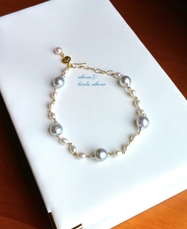 bra-109/B. あこやパールナチュラルブルー：ブレスレット | iichi 日々の暮らしを心地よくするハンドメイドやアンティークのマーケットプレイス