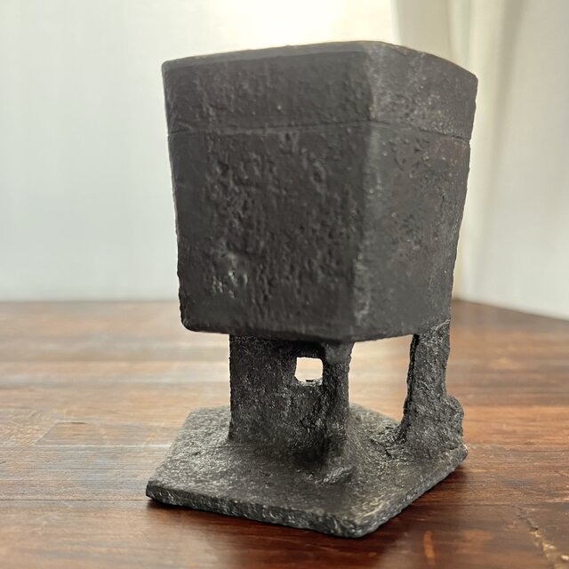 ワインカップ 黒釉&黒錆 「ruins」No.1、2 | iichi 日々の暮らしを心地よくするハンドメイドやアンティークのマーケットプレイス