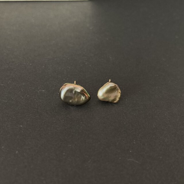 バロックパールのピアス ＜ chocolate ＞ | iichi 日々の暮らしを心地よくするハンドメイドやアンティークのマーケットプレイス