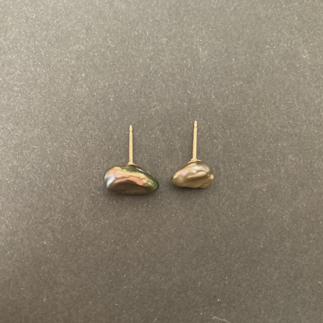 バロックパールのピアス ＜ chocolate ＞ | iichi 日々の暮らしを心地よくするハンドメイドやアンティークのマーケットプレイス