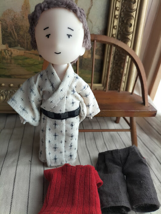 ★sale 背丈15cm 男の子セリアドールと服 AA 絣の着物 赤いシャツとパンツ | iichi 日々の暮らしを心地よくするハンドメイドやアンティークのマーケットプレイス