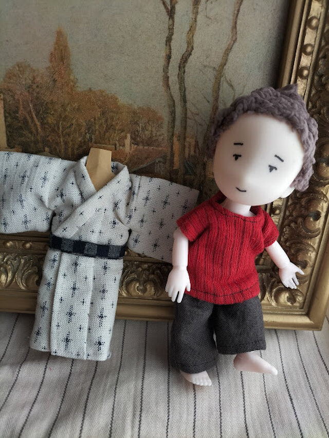 ★sale 背丈15cm 男の子セリアドールと服 AA 絣の着物 赤いシャツとパンツ | iichi 日々の暮らしを心地よくするハンドメイドやアンティークのマーケットプレイス