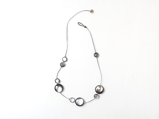 'black shell' wax-code necklace | iichi 日々の暮らしを心地よくするハンドメイドやアンティークのマーケットプレイス