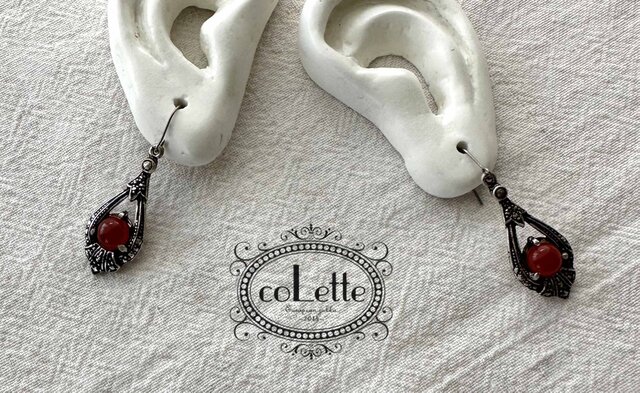 チェコヴィンテージパーツ・レッドピアス(P-AF-031) | iichi 日々の暮らしを心地よくするハンドメイドやアンティークのマーケットプレイス