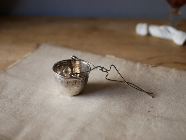 純銀 ティーストレーナー フランスアンティーク ブロカントのある暮らし | iichi 日々の暮らしを心地よくするハンドメイドやアンティークのマーケットプレイス