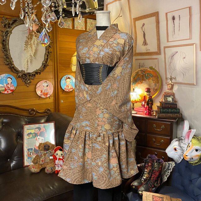 和洋折衷 レトロ 古着 洗える 単衣着物 化繊 ハンドメイド 2way リメイク ガウン 羽織り ドレス ワンピース KD-16 | iichi 日々の暮らしを心地よくするハンドメイドや ...