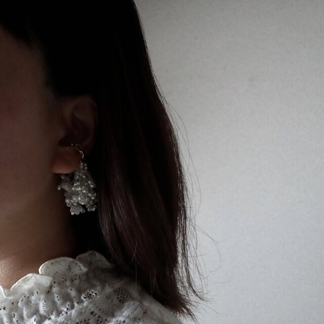 fly me to the moon , ear cuff | iichi 日々の暮らしを心地よくするハンドメイドやアンティークのマーケットプレイス