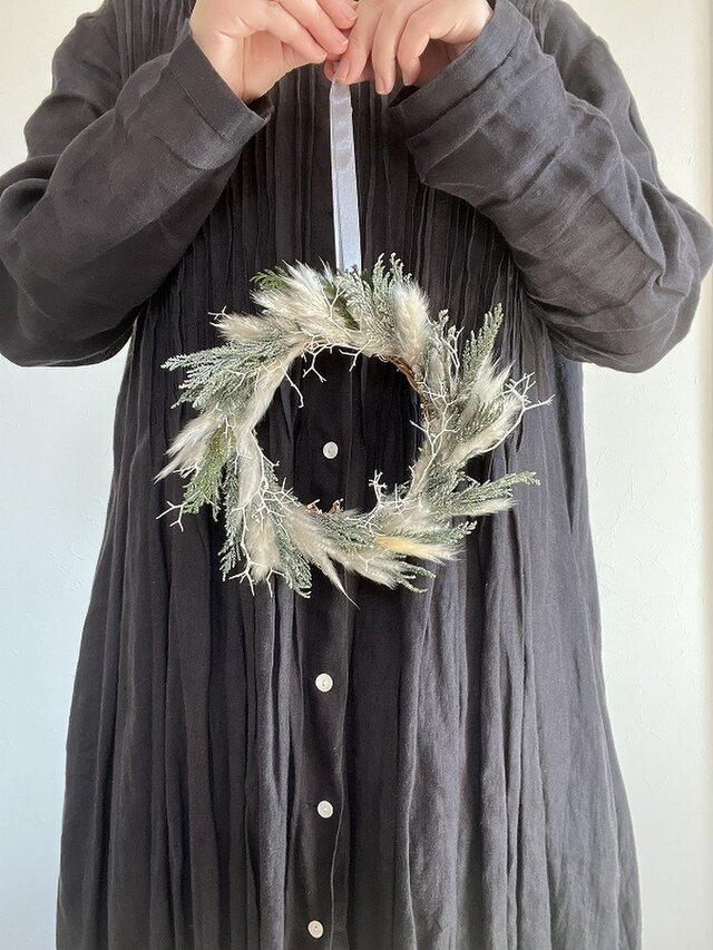 2023 Christmas 「Snow / スノー 」 リースⓈ | iichi 日々の暮らしを心地よくするハンドメイドやアンティークのマーケットプレイス