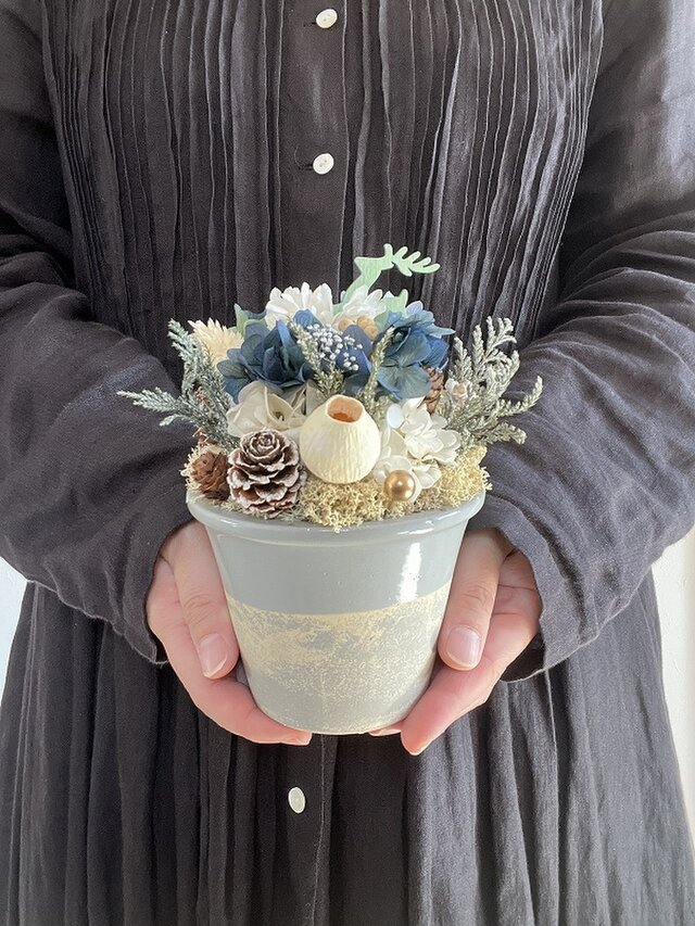 2023 Christmas 「Snow / スノー」 ポットアレンジ mini | iichi 日々の暮らしを心地よくするハンドメイドやアンティークのマーケットプレイス