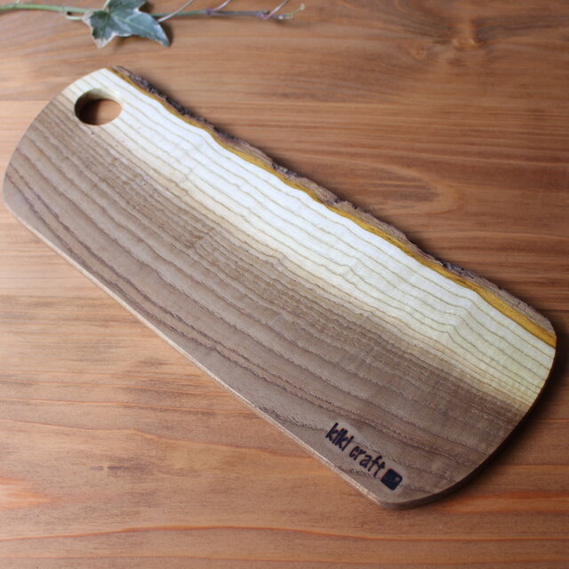 カッティングボード キハダ 【1036】 | iichi 日々の暮らしを心地よくするハンドメイドやアンティークのマーケットプレイス