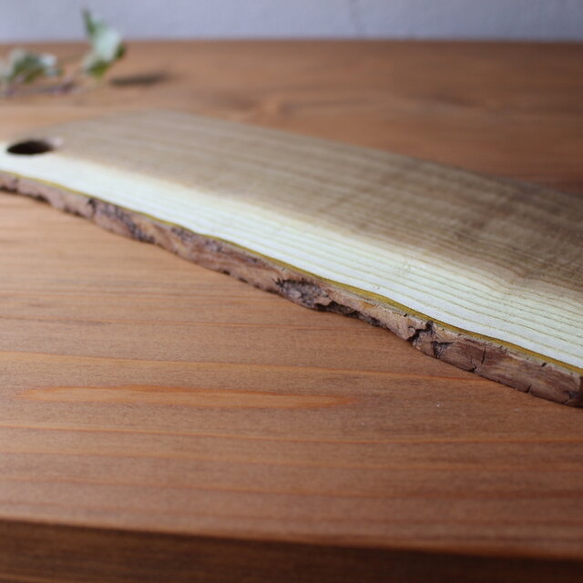 カッティングボード キハダ 【1036】 | iichi 日々の暮らしを心地よくするハンドメイドやアンティークのマーケットプレイス