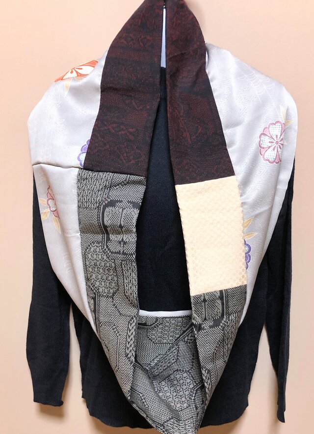 和布着物リメイクスヌード23 | iichi 日々の暮らしを心地よくするハンドメイドやアンティークのマーケットプレイス