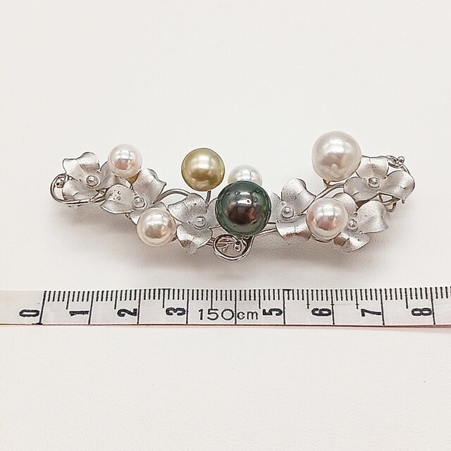 あこや真珠/南洋黒蝶真珠/南洋白蝶真珠マルチカラーブローチ（4－158） | iichi 日々の暮らしを心地よくするハンドメイドやアンティークのマーケットプレイス