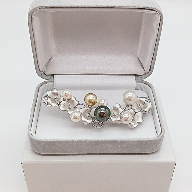 あこや真珠/南洋黒蝶真珠/南洋白蝶真珠マルチカラーブローチ（4－158） | iichi 日々の暮らしを心地よくするハンドメイドやアンティークのマーケットプレイス