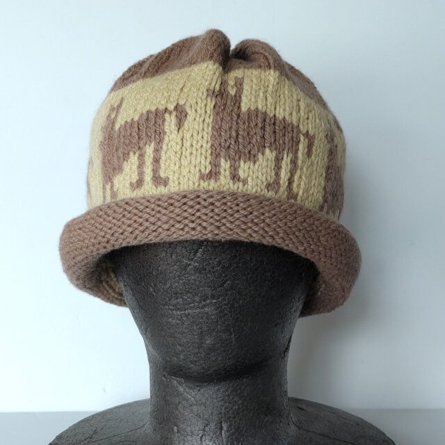 草木染毛糸の手編み帽子 AD-314 | iichi 日々の暮らしを心地よくするハンドメイドやアンティークのマーケットプレイス
