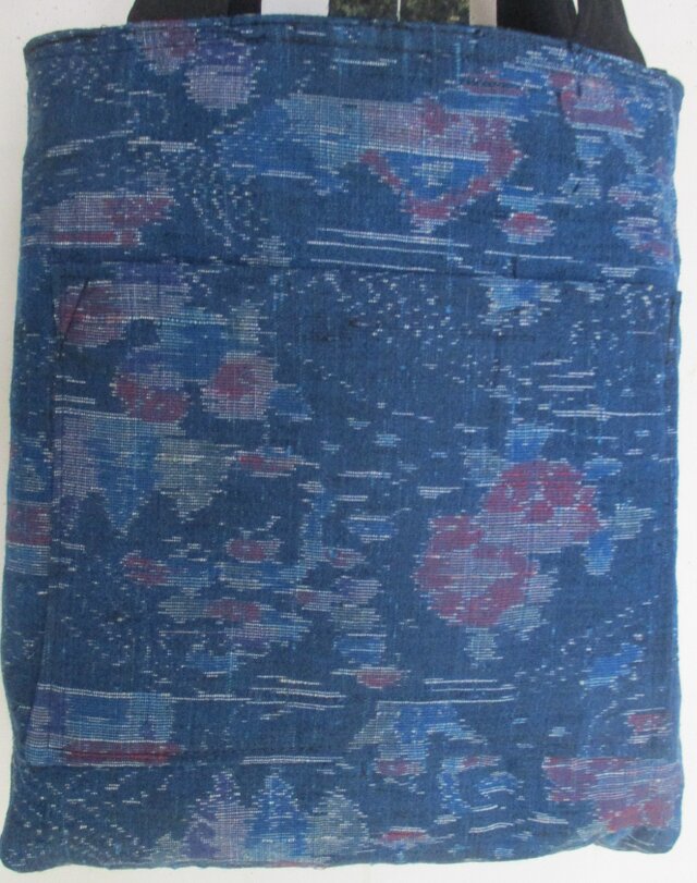 7438 鶴柄の着物で作った手提げ袋 #送料無料 | iichi 日々の暮らしを心地よくするハンドメイドやアンティークのマーケットプレイス